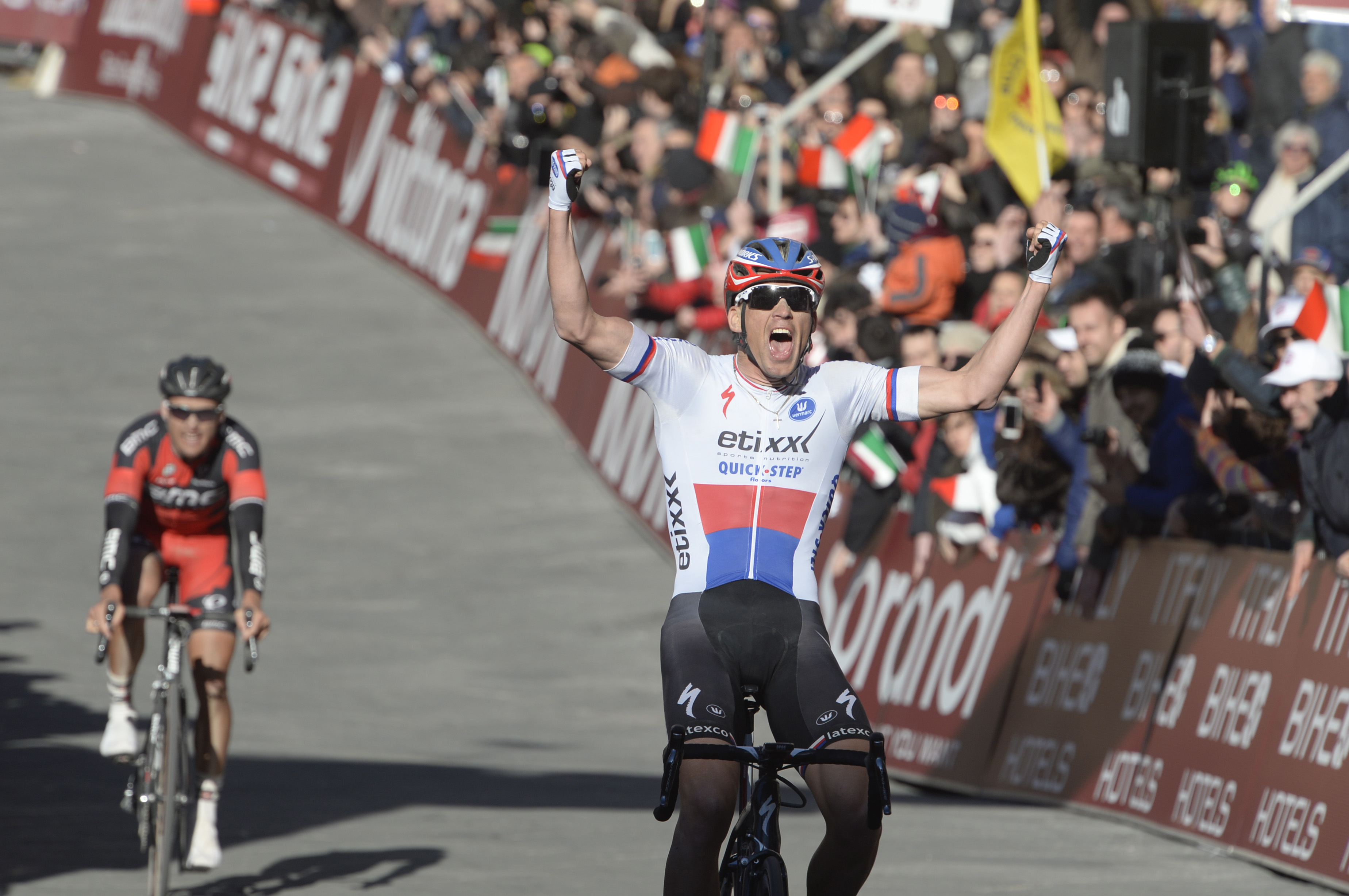Stybar verslaat Van Avermaet en Valverde in Strade Bianche | WielerFlits