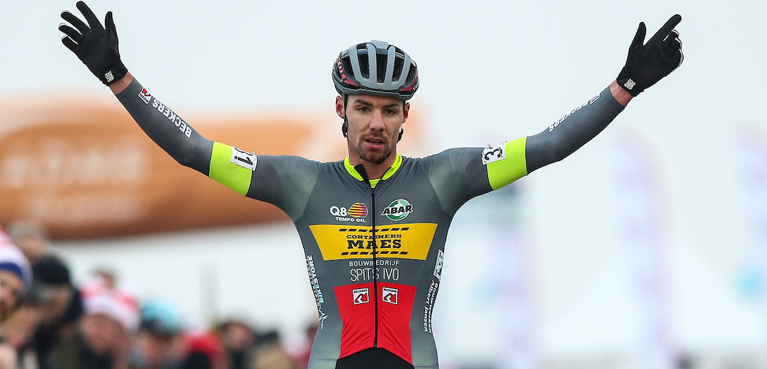 Vincent Baestaens, Loes Sels, Thijs Zonneveld, Anna van der Breggen | WielerFlits