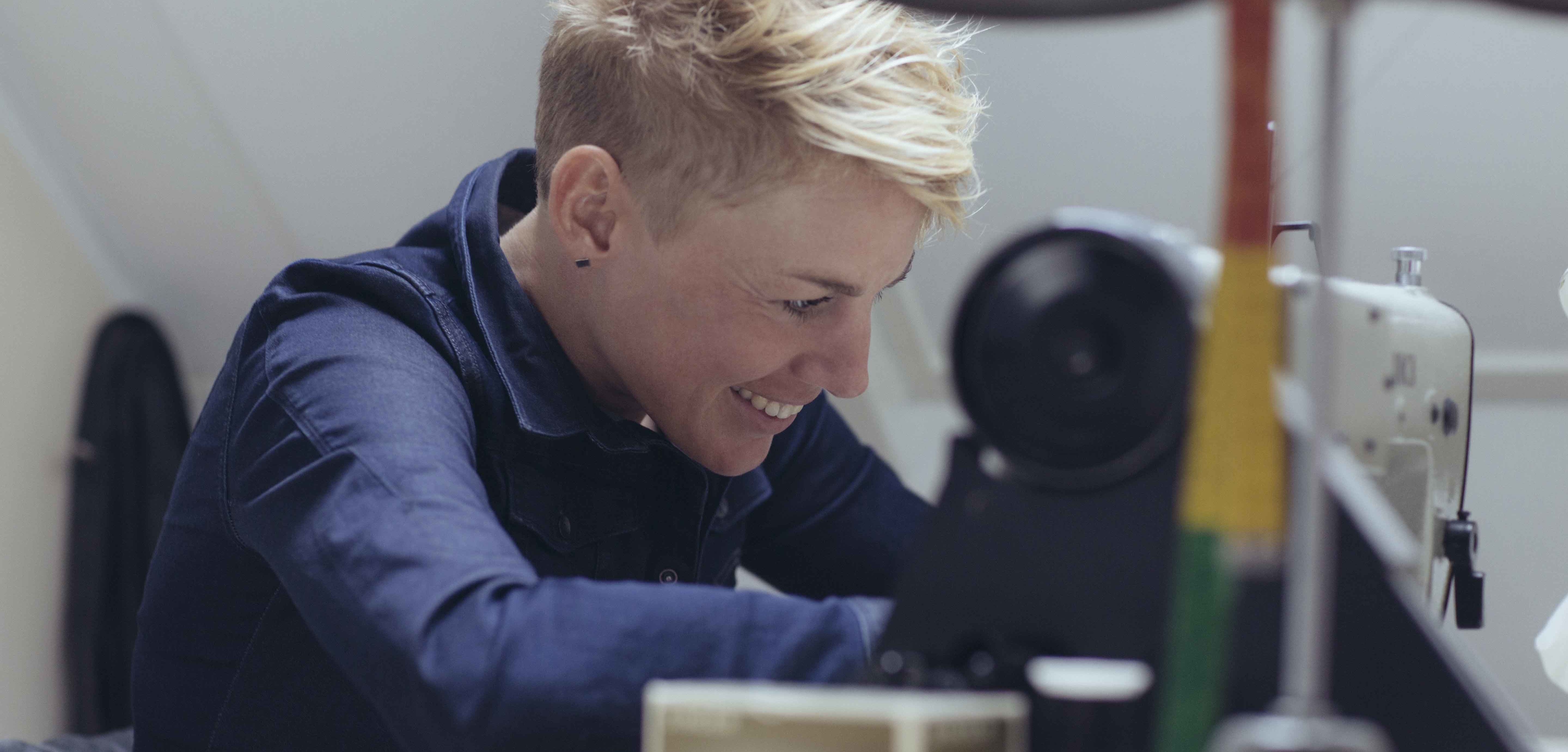 Slappendel ontwerpt nieuwe leiderstrui Holland Cup | WielerFlits