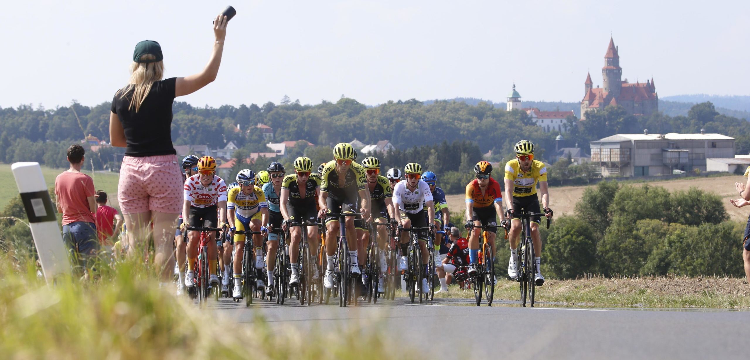 Volg hier de openingsrit van de Sazka Tour 2021 | WielerFlits