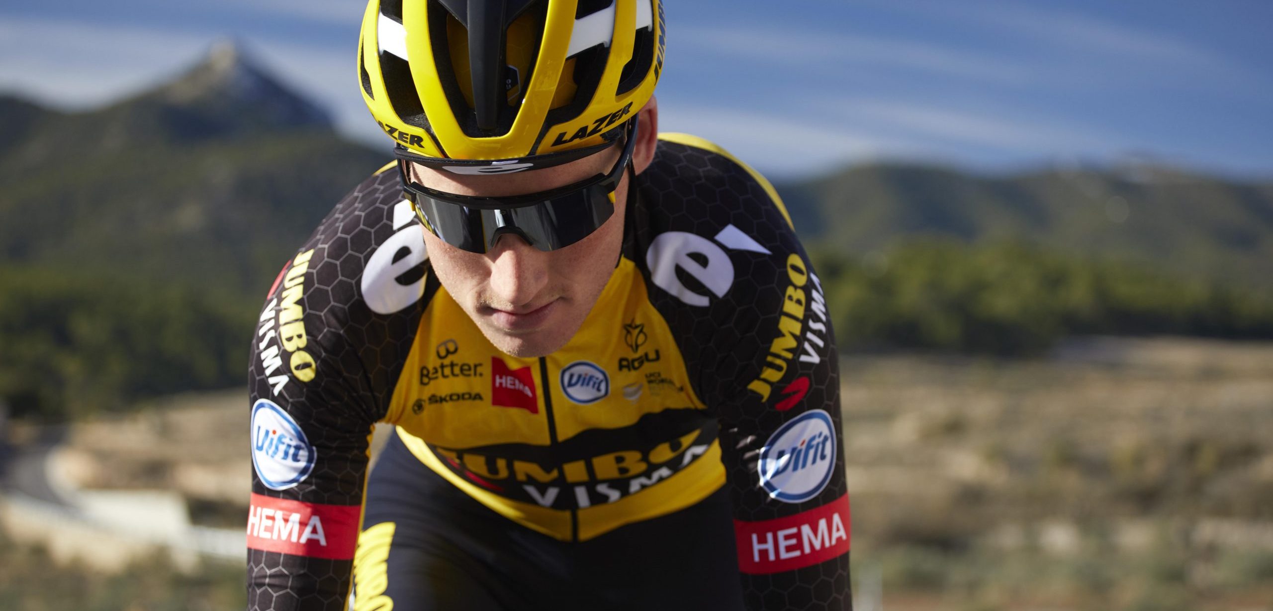 Spierscheur in bovenbeen zet Mike Teunissen weken buitenspel | WielerFlits