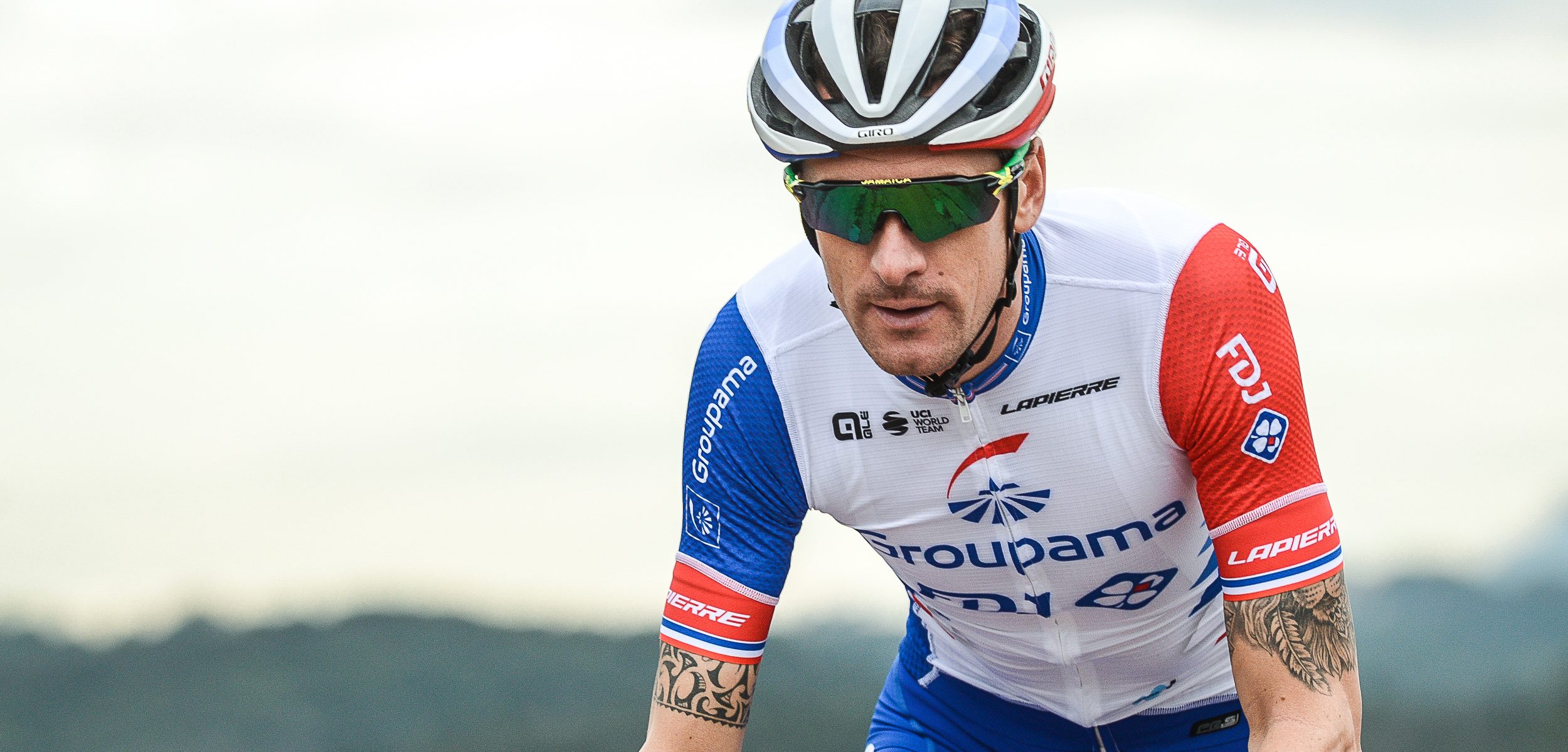 Anthony Roux loopt meerdere breuken op bij trainingsongeval | WielerFlits