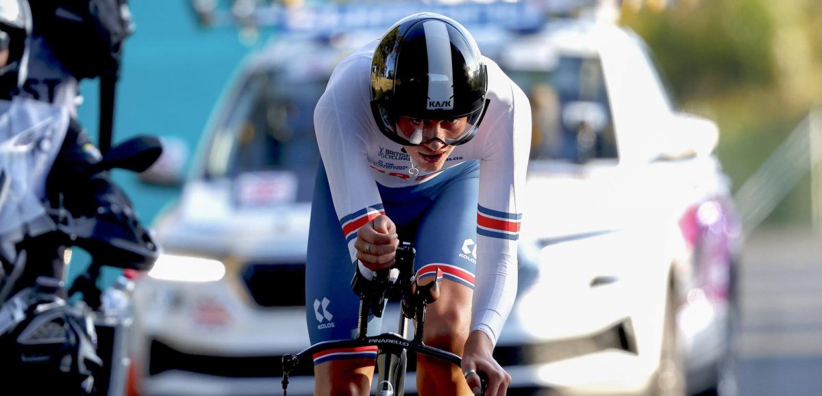 '19-jarige Joshua Tarling wil graag WK tijdrijden bij elites rijden ...