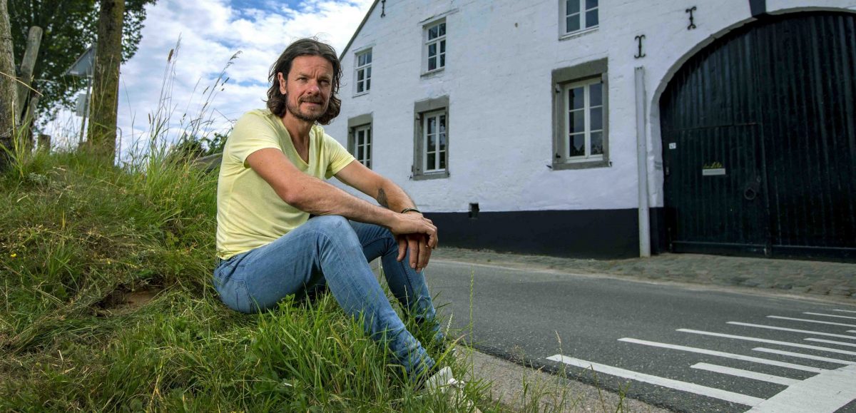 Oud-prof Marc Lotz reist vier jaar dwars door Afrika met brandweerwagen ...