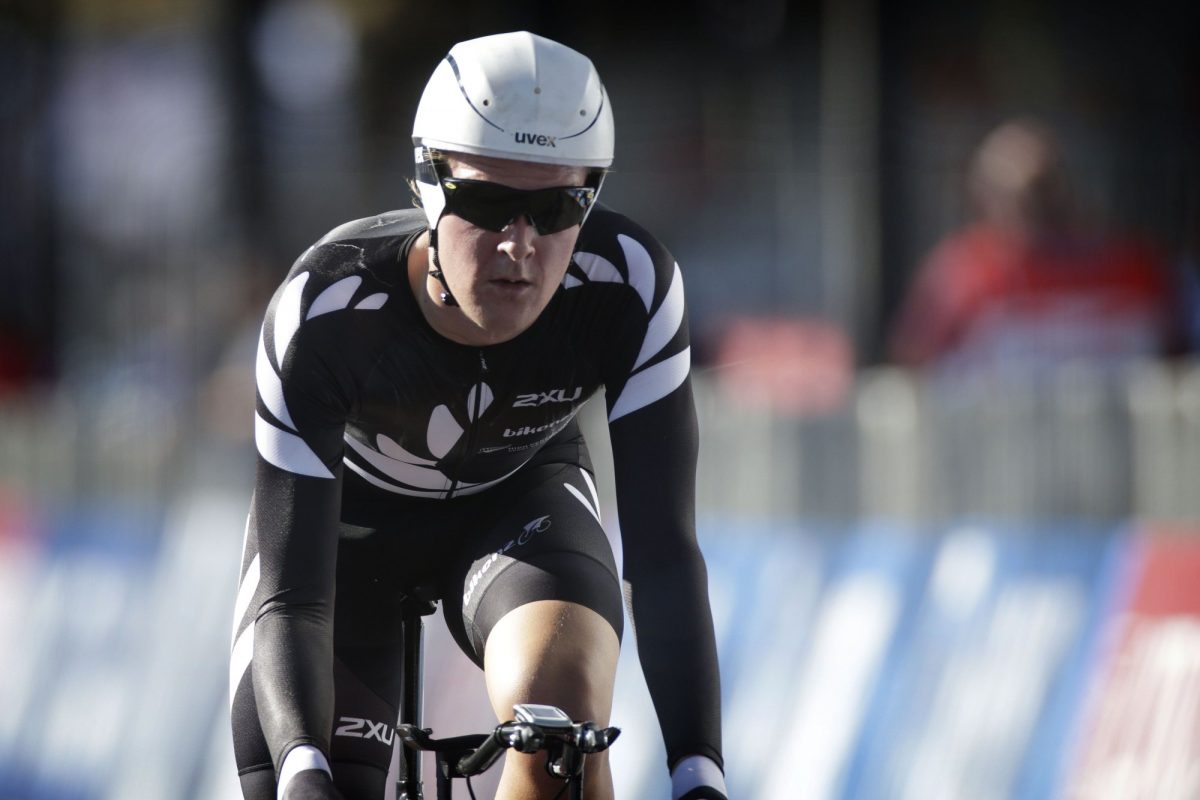 Michael Vink verdient via virtueel fietsplatform contract bij UAE ...