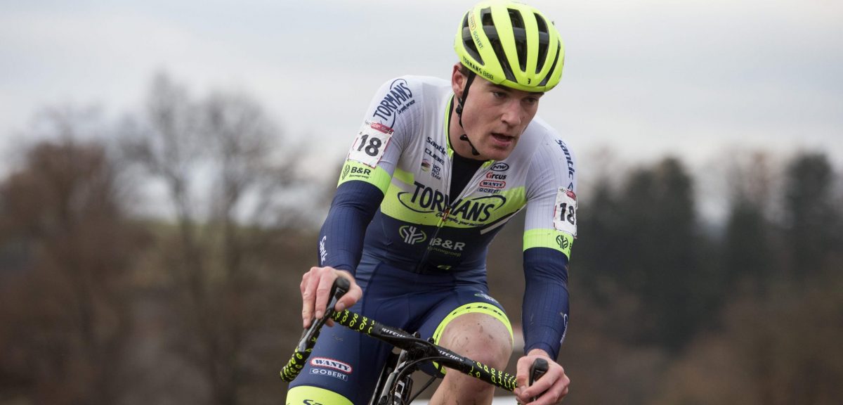 Kevin Kuhn en Hélène Clauzel juichen in Zwitserse cross | WielerFlits