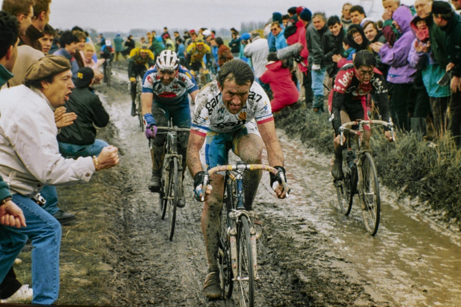 Voorbeschouwing: Parijs-Roubaix 2023 - Nieuw duel tussen Van der Poel ...