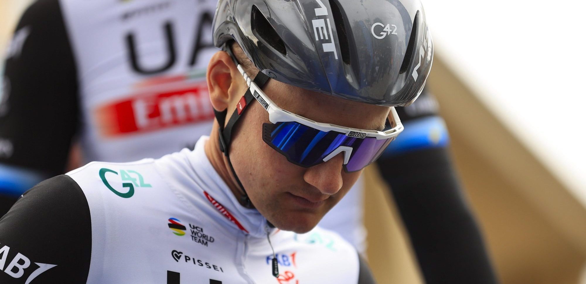 Wellens en Trentin voeren UAE Emirates aan in Dwars door Vlaanderen ...