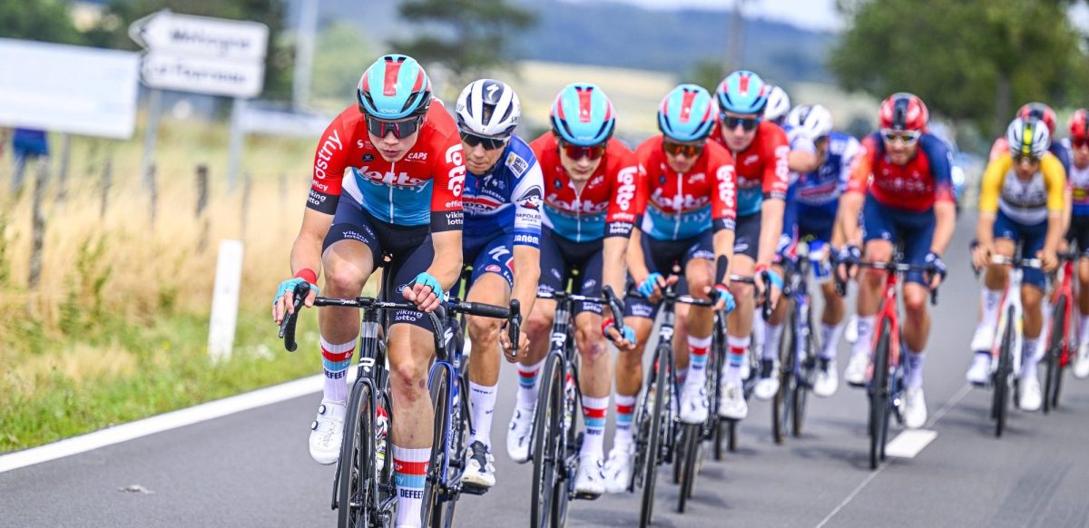 Lotto Dstny-ploegleider neemt drastisch besluit na aanrijden van ...