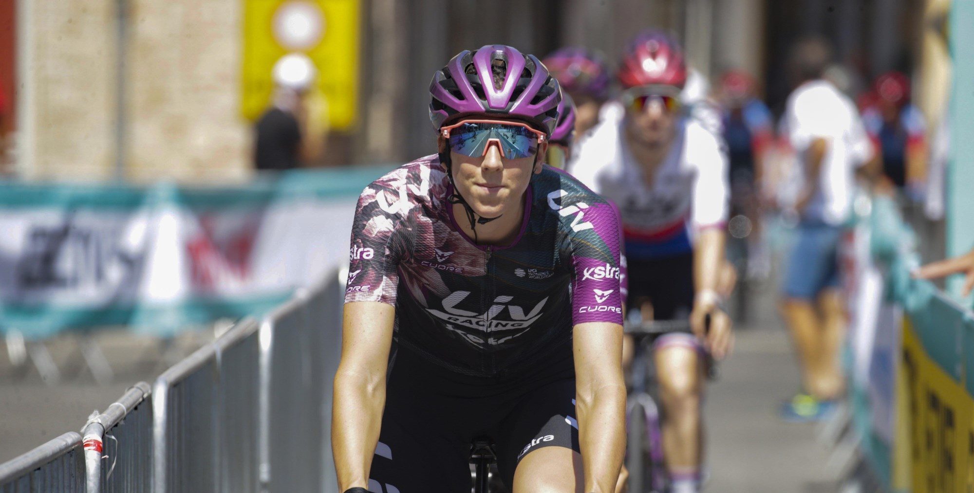 Quinty Ton loopt zware verwondingen op bij aanrijding: "Helm heeft mijn ...