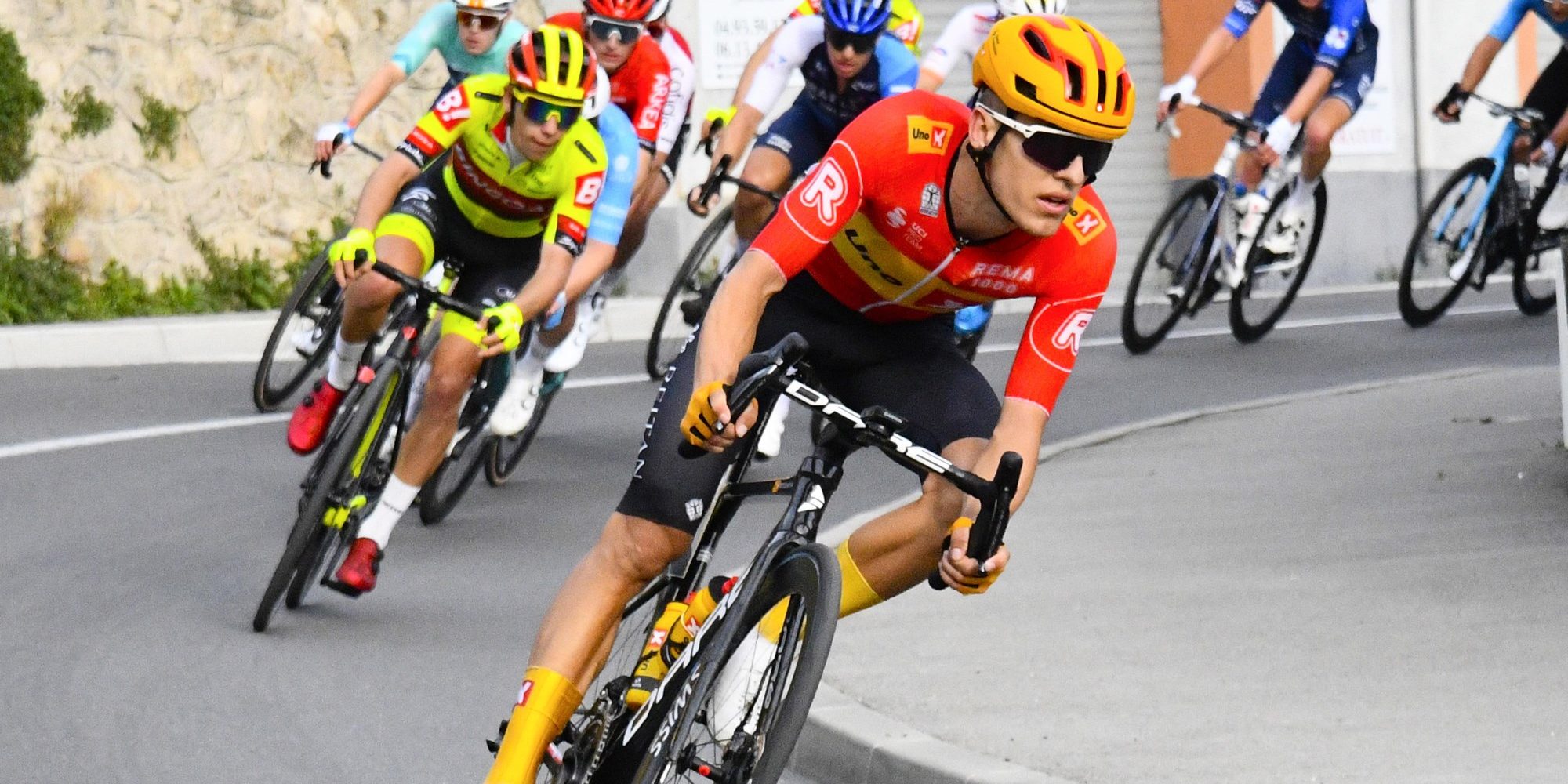 Tobias Halland Johannessen loopt sleutelbeenbreuk op in Tour des Alpes ...