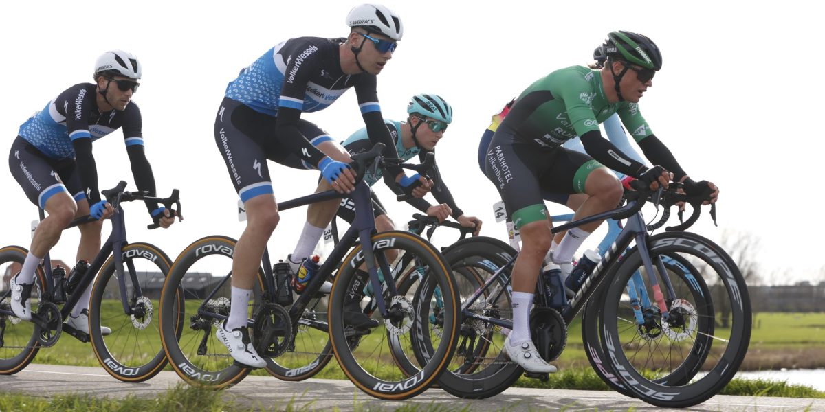 Elmar Abma wint de teruggekeerde Kasseienomloop van Exloo | WielerFlits