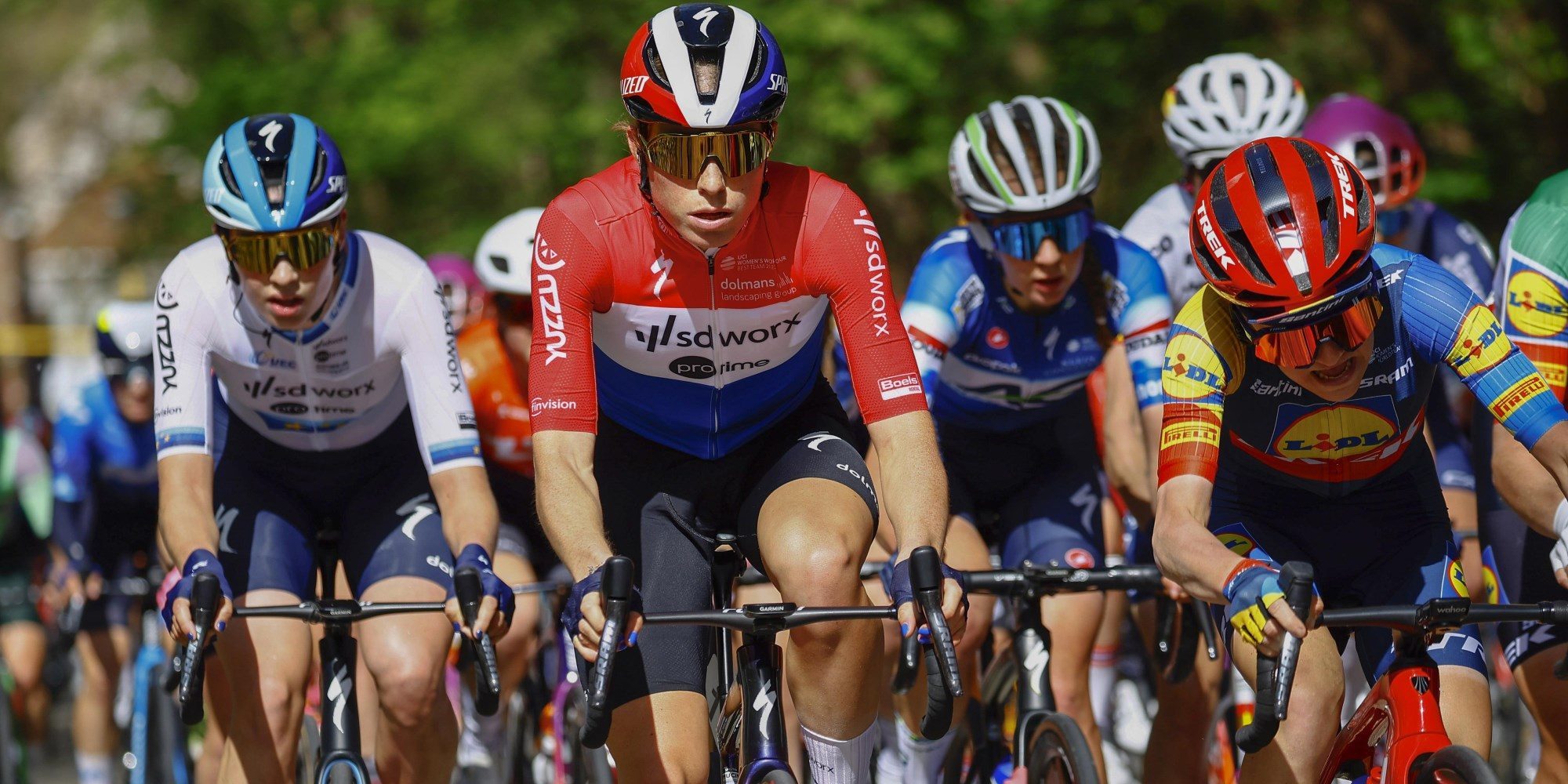 Demi Vollering houdt lippen nog steeds stijf op elkaar over toekomst ...