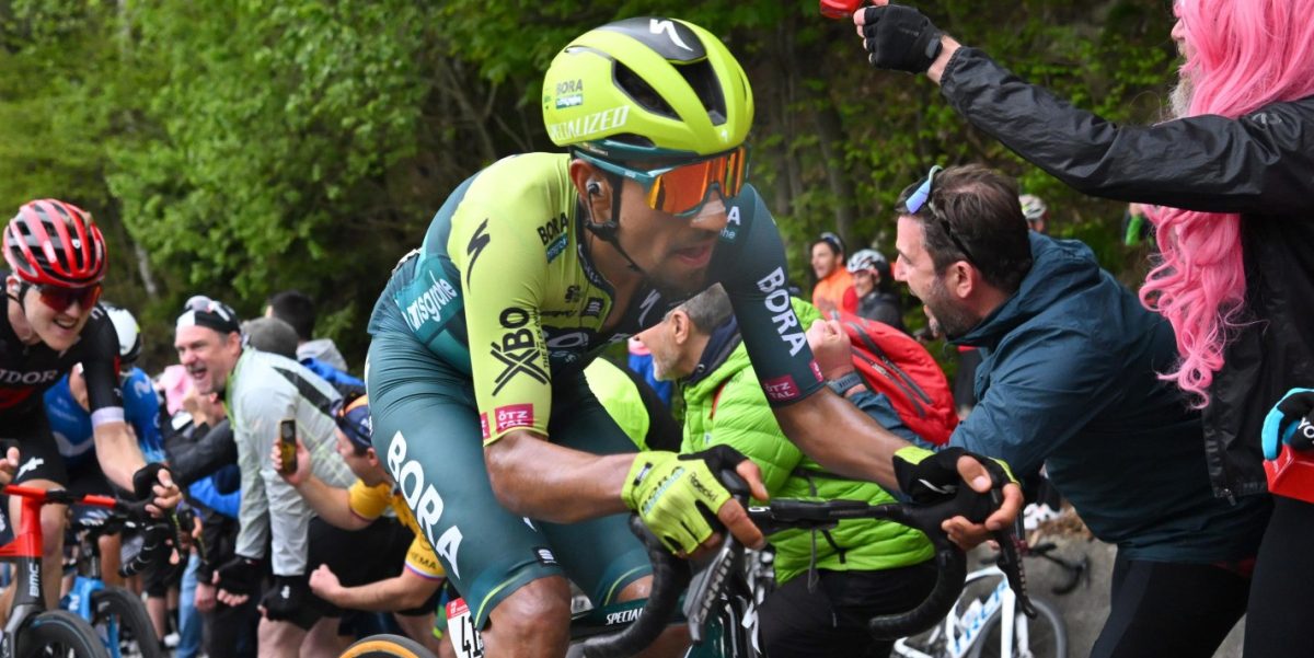 Daniel Felipe Martínez deed goede zaak in tijdrit: "Tot nu toe gaat ...