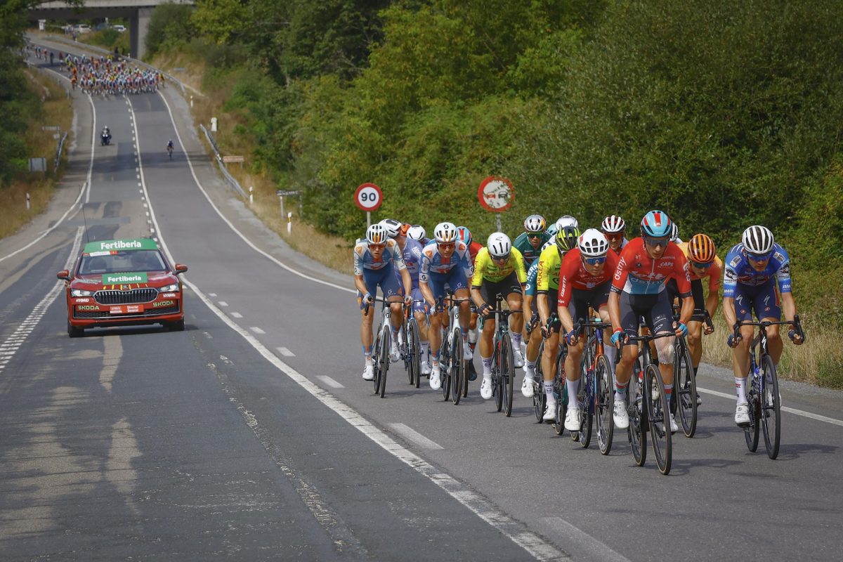 Vuelta 2024: Woods wint vanuit vlucht met Oomen en Van Aert, ontketende ...