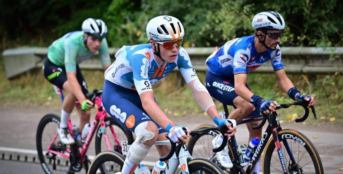 Team dsm-firmenich PostNL geeft Brit Bjoern Koerdt tweejarig ...