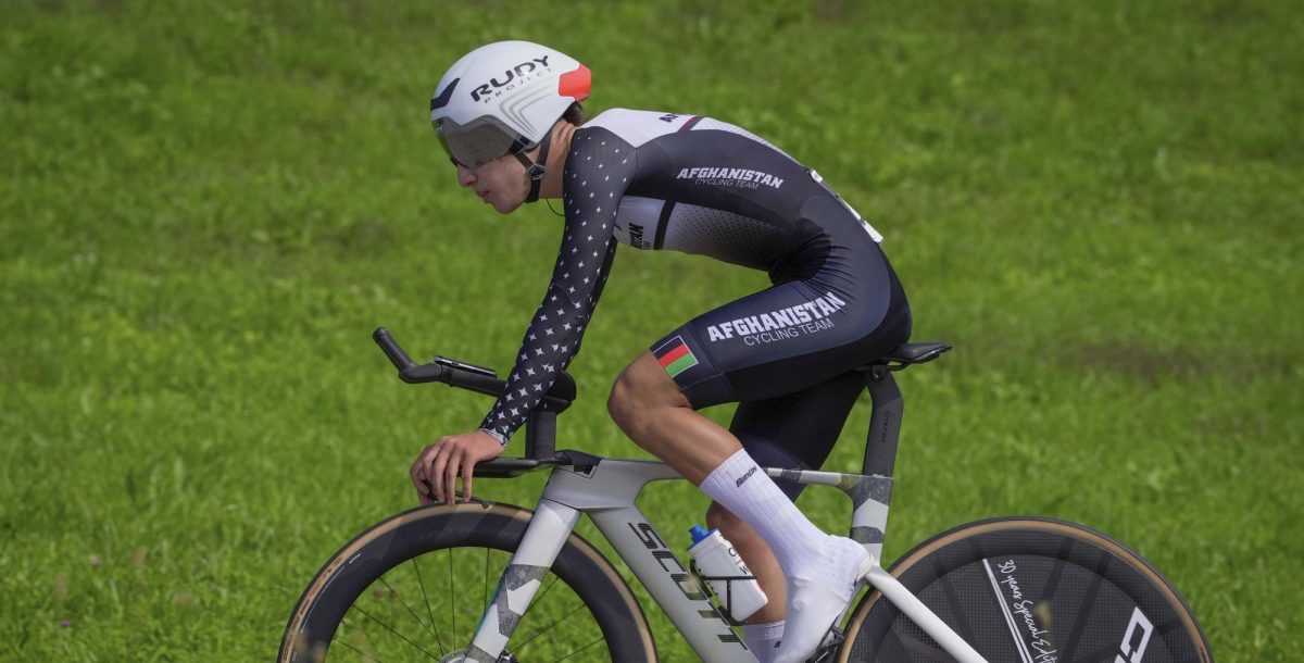 Een mijlpaal: Fariba Hashimi maakt als eerste Afghaanse stap naar de ...