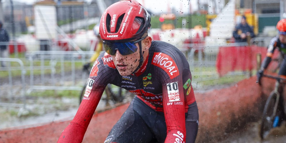 Yorben Lauryssen wint Baskische cross in de diepe modder | WielerFlits