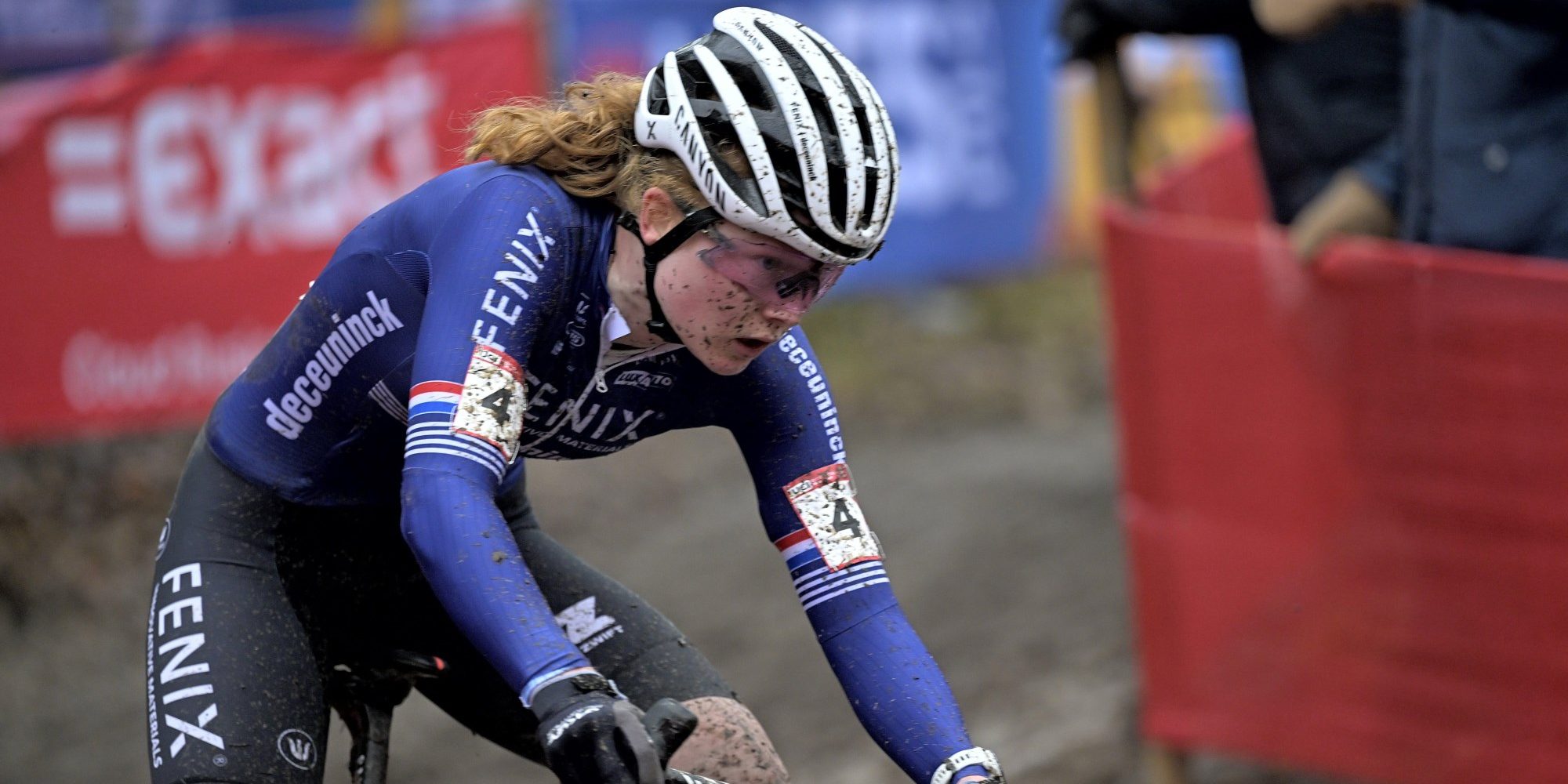 Puck Pieterse tevreden met podiumplek bij crossrentree: "Was weer even wennen" | WielerFlits