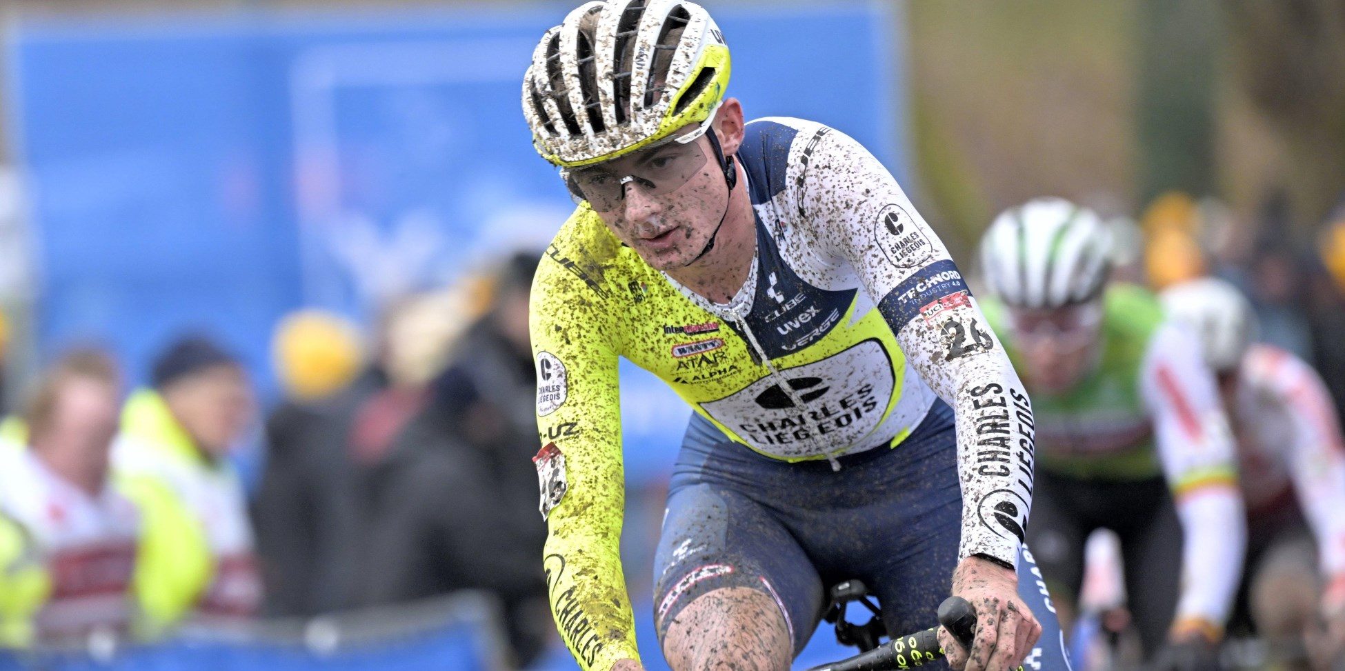 Gebroken sleutelbeen Gerben Kuypers na val in Namen: einde crossseizoen ...