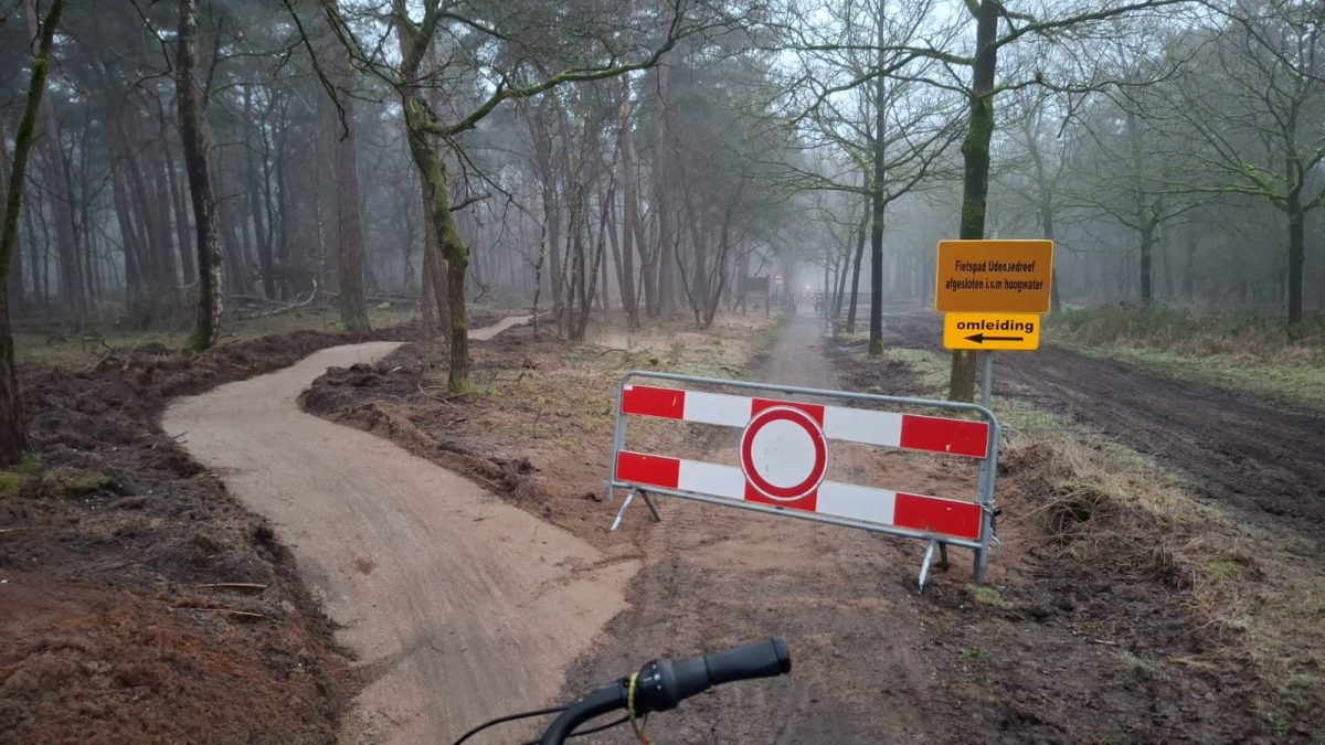 Maashorst omzeilt ondergelopen fietspad met... nieuw fietspad ...