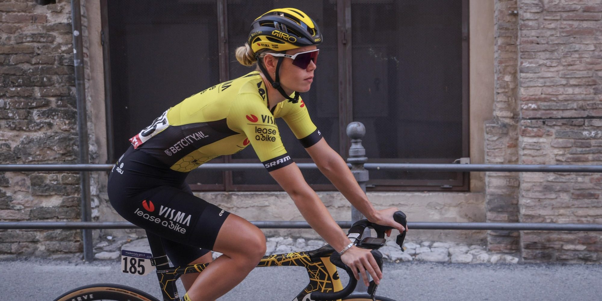 Lieke Nooijen langer bij Visma | Lease a Bike, ondanks gebroken ...