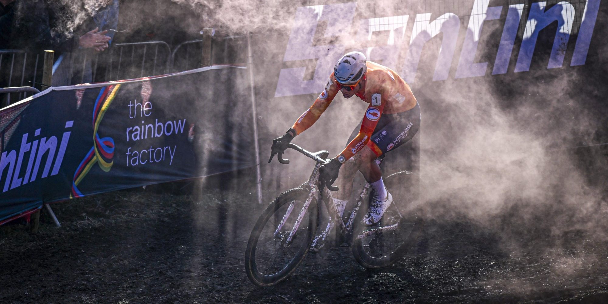 WK veldrijden 2025: Mathieu van der Poel verovert zevende wereldtitel ...