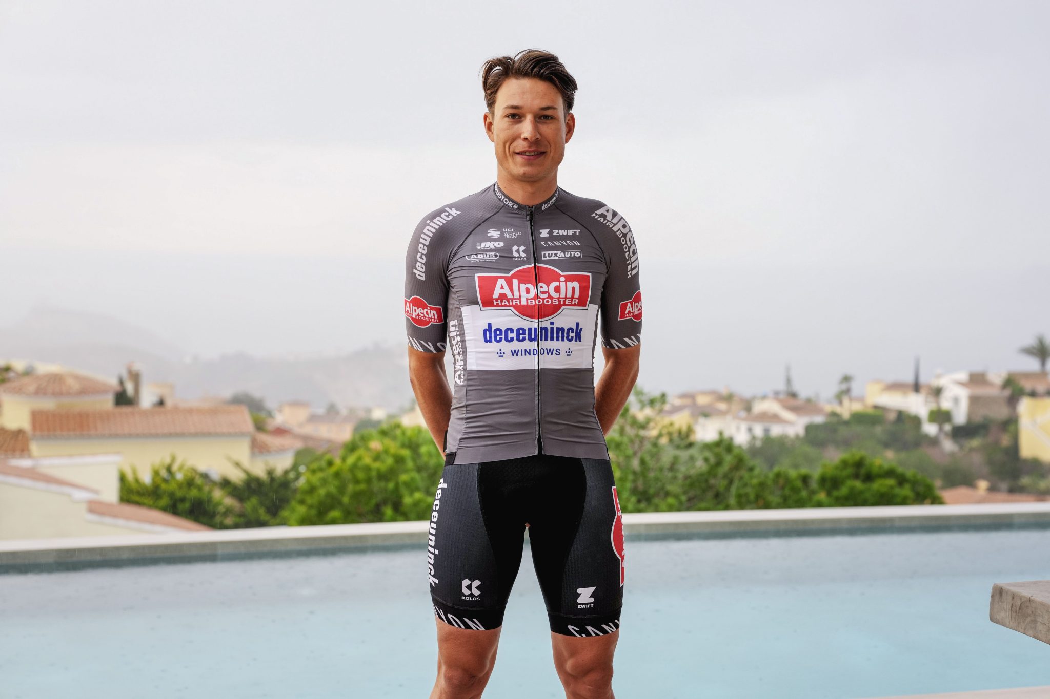 Alpecin-Deceunink presenteert nieuwe tenue van Van der Poel en ...