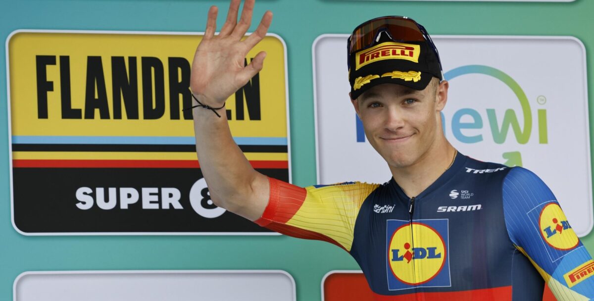 Jonathan Milan boekt 'zeer belangrijke zege' in Valencia: "Ik was er ...