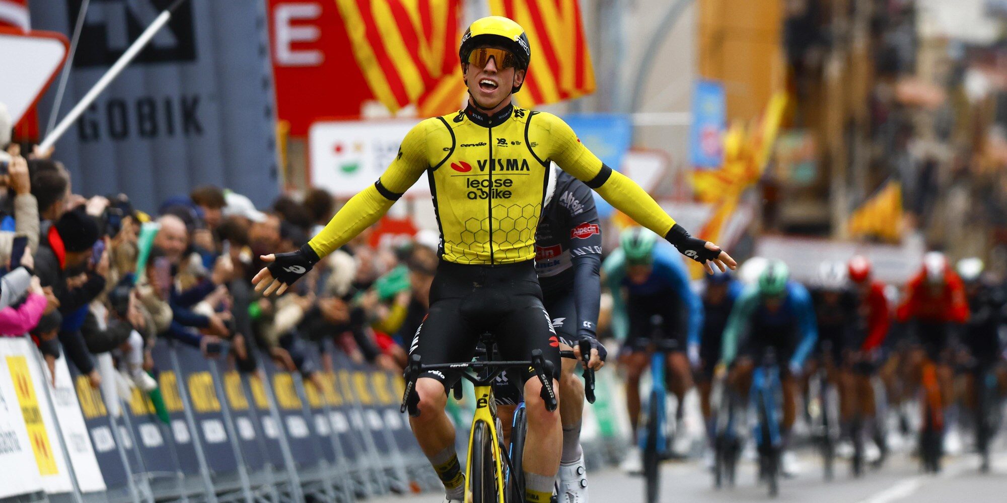 Wat een ontknoping! Matthew Brennan haalt Tibor Del Grosso in extremis ...