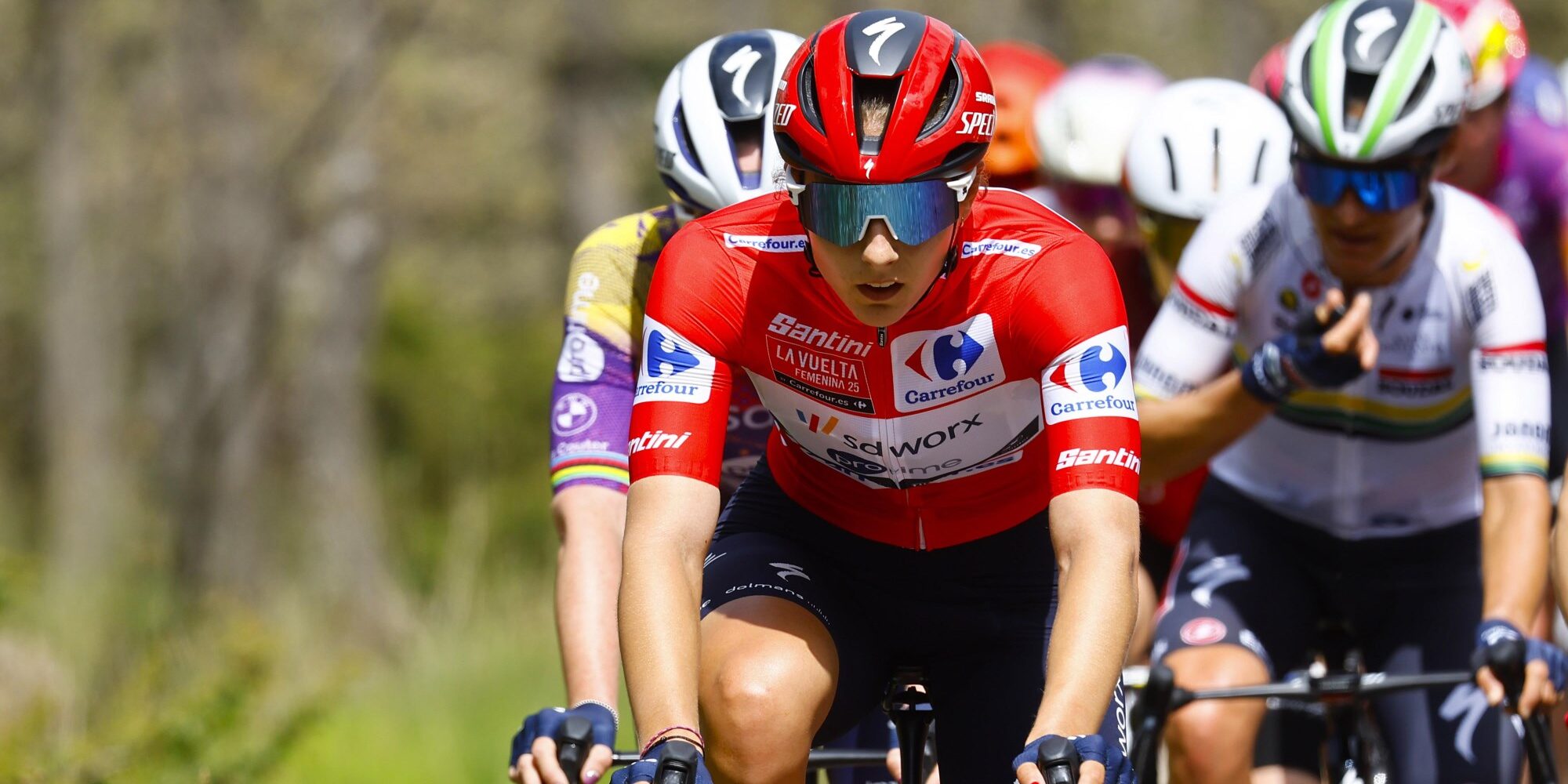 Ondanks pijnlijke hand komt Femke Gerritse aan de start in Vuelta ...
