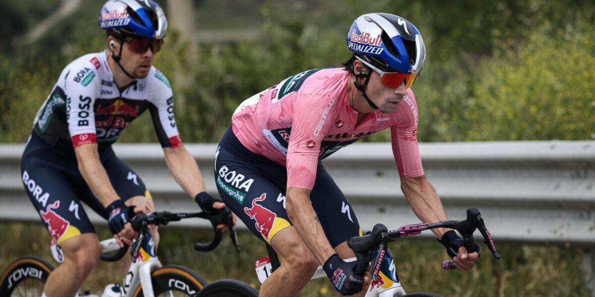 Primoz Roglic wist voor de zestiende Giro-rit al hoe laat het was: "Hij ...