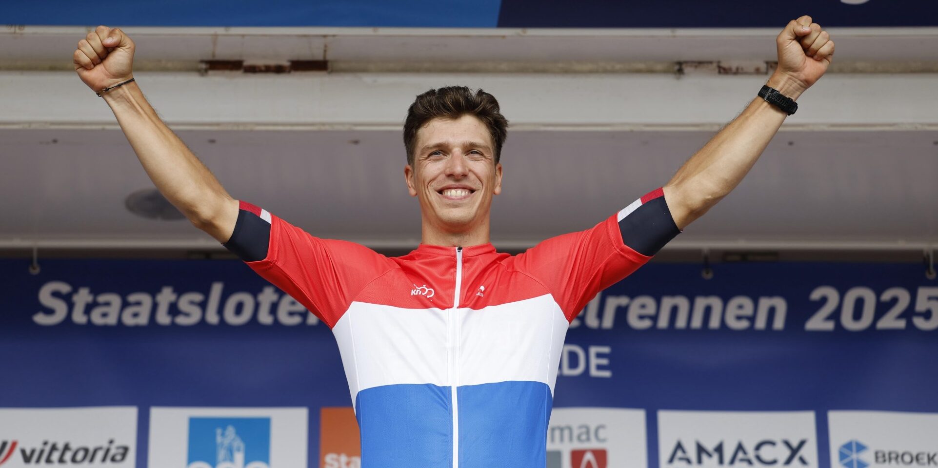 Danny van Poppel wint verrassend NK Wielrennen 2025