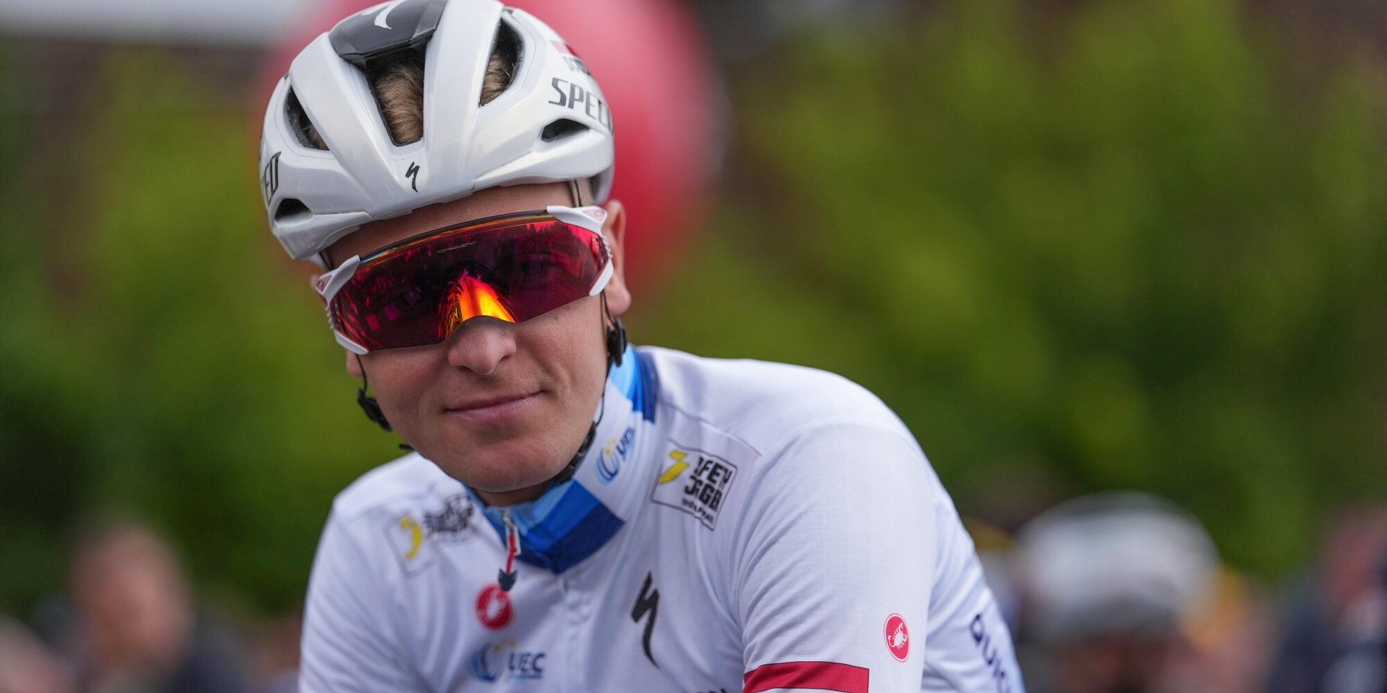 Helikoptervlucht betaalt zich uit: Tim Merlier juicht in Gouden Pijl ...