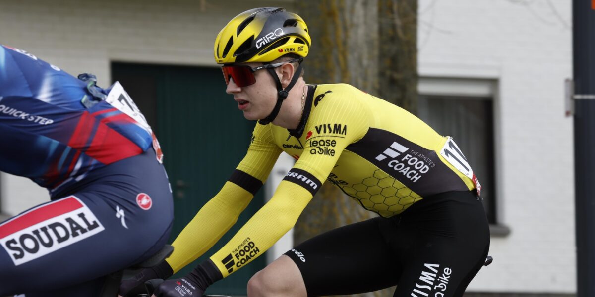 Elliot Rowe wint sprint in Tour de l'Avenir | Visma-talent blinkt uit