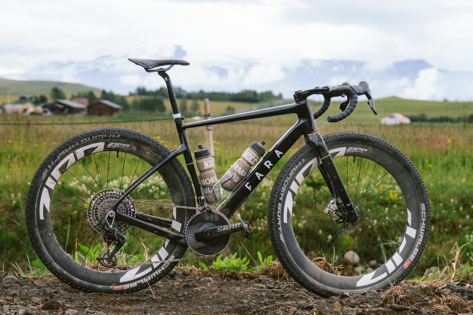 Fara Cycling Gr4 Gravel Bike: Lichtgewicht en veelzijdig