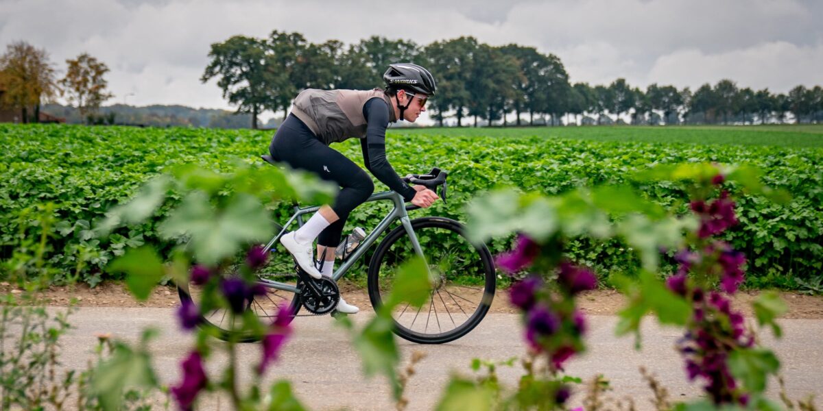 Review Specialized Aethos 2: Lichter & Comfortabeler Raceplezier