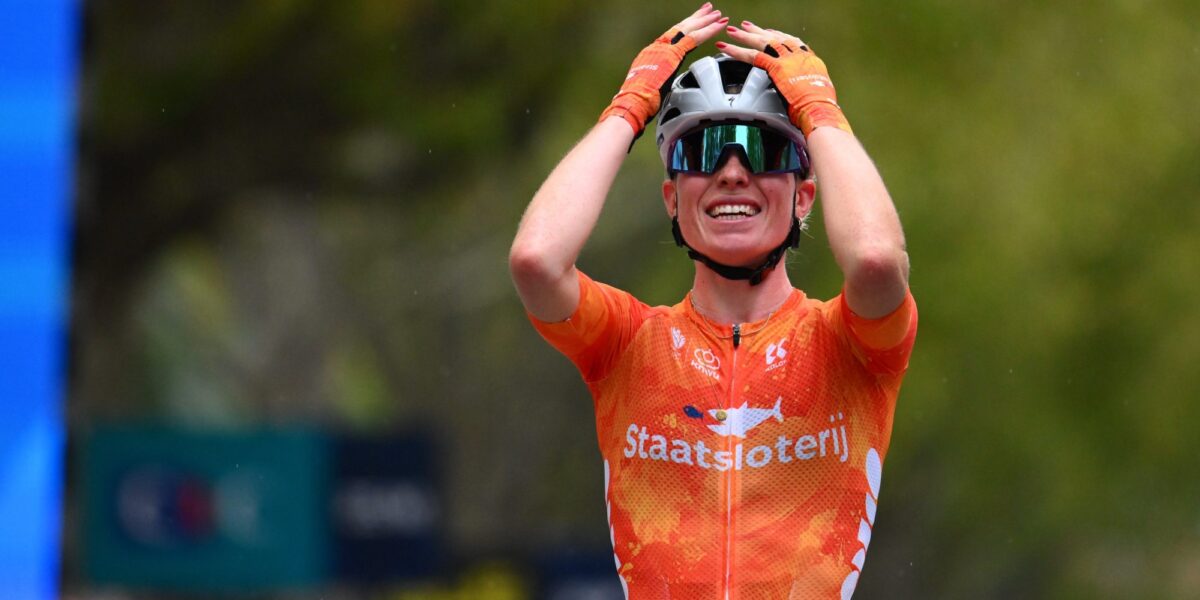 Demi Vollering wint solo en wordt Europees kampioene | EK 2025