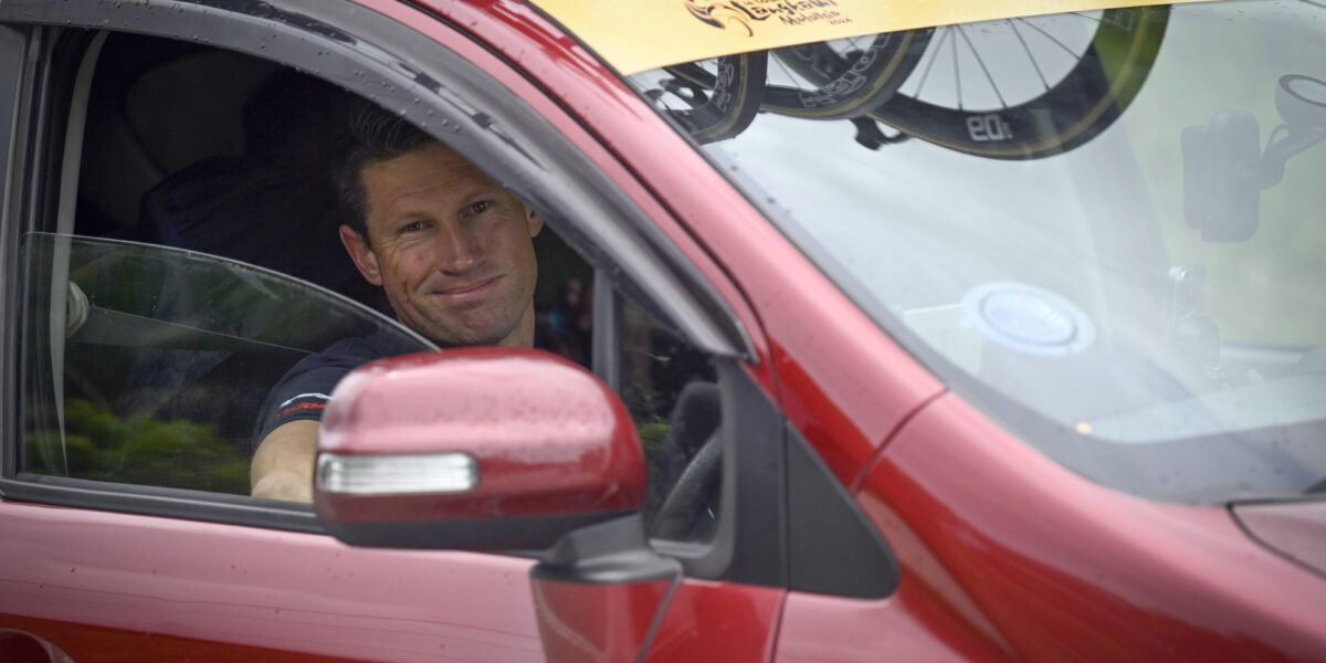 Mark Renshaw leidt sprinttrein voor Olav Kooij bij Decathlon CMA CGM