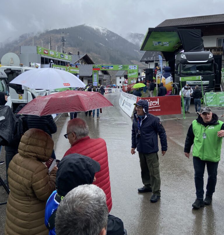 In het wiel van Thymen Arensman: Hoogtepunt Tour of the Alps 2025
