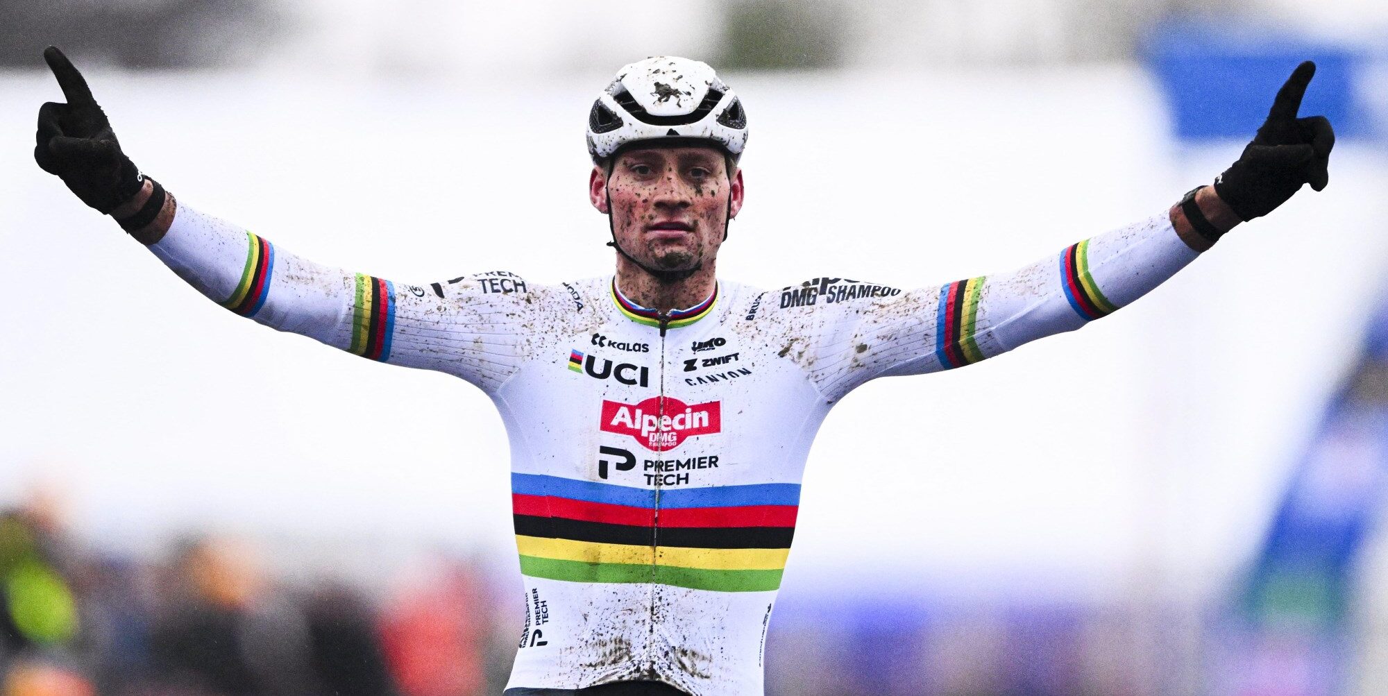 Mathieu van der Poel wint GP Sven Nys overtuigend