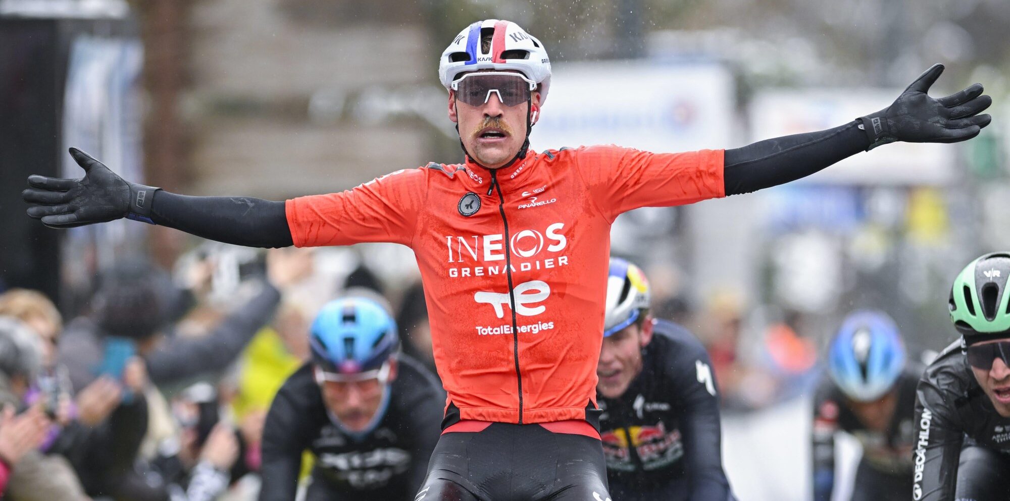Dorian Godon wint ingekorte koninginnenrit Parijs-Nice 2026