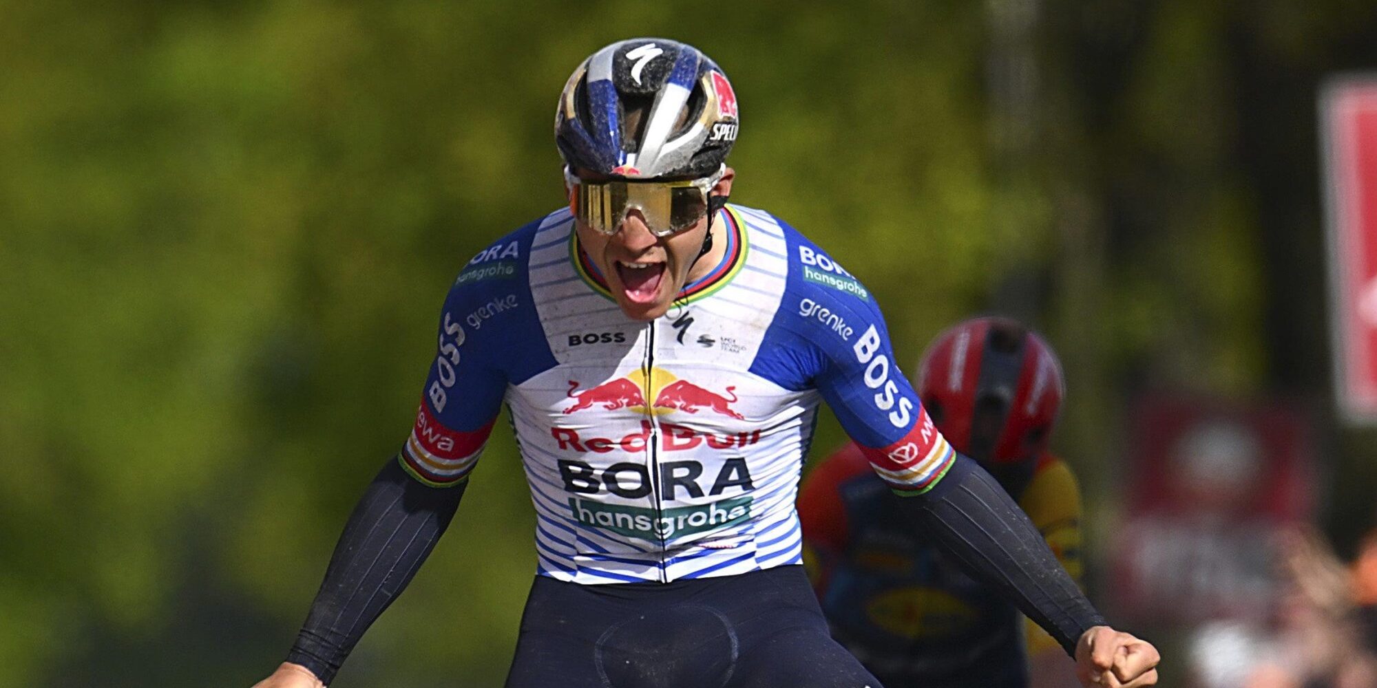Remco Evenepoel wint spectaculaire Amstel Gold Race 2026