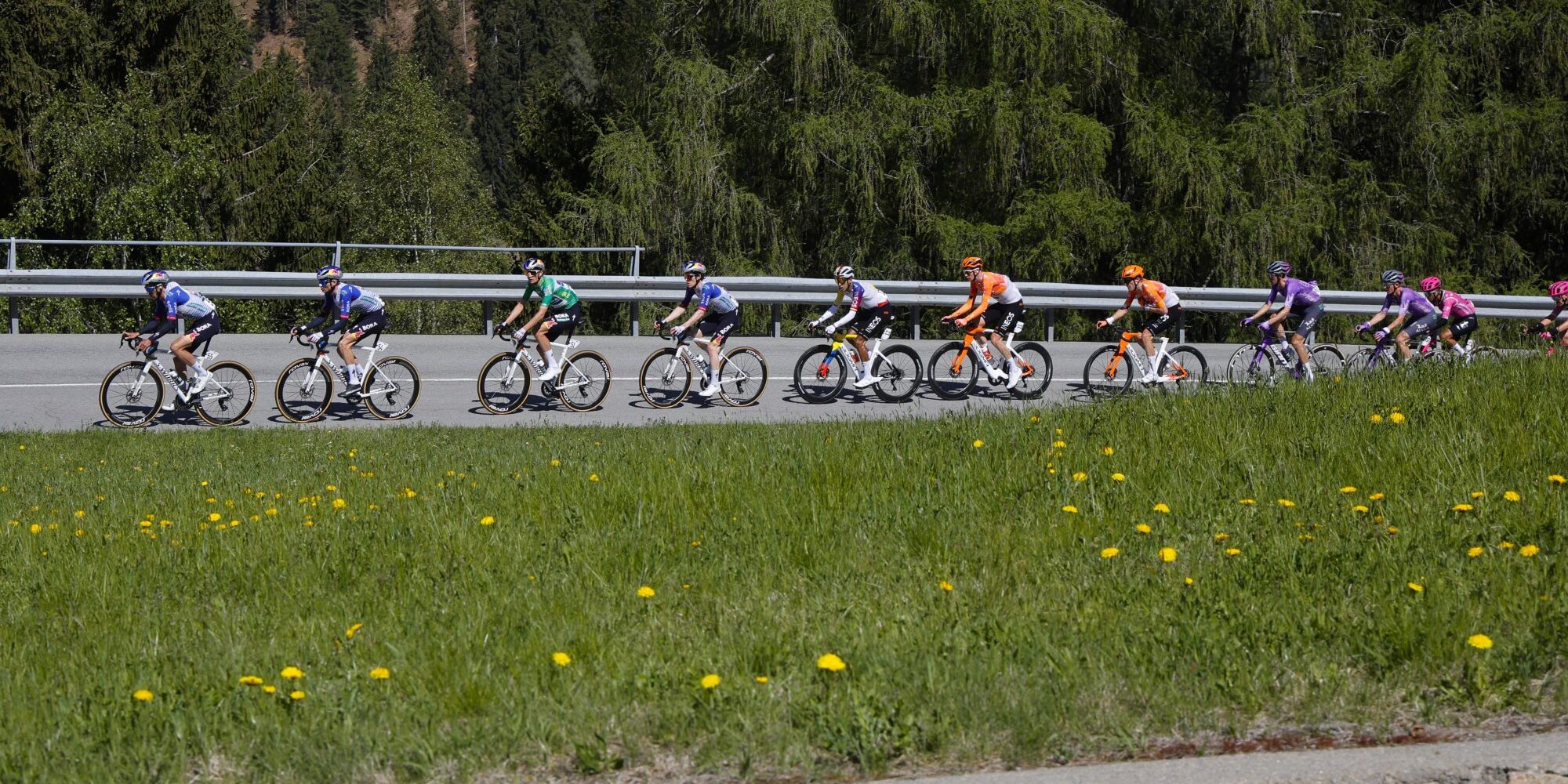 Van 'verschrikkelijk slecht' naar ritwinst: Tom Pidcock slaat toe in ...
