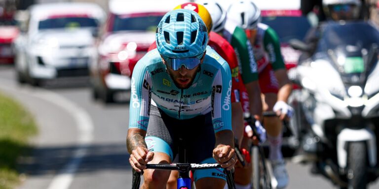 Giro 2026: Vluchter Fredrik Dversnes verrast sprinters en zegeviert na ...