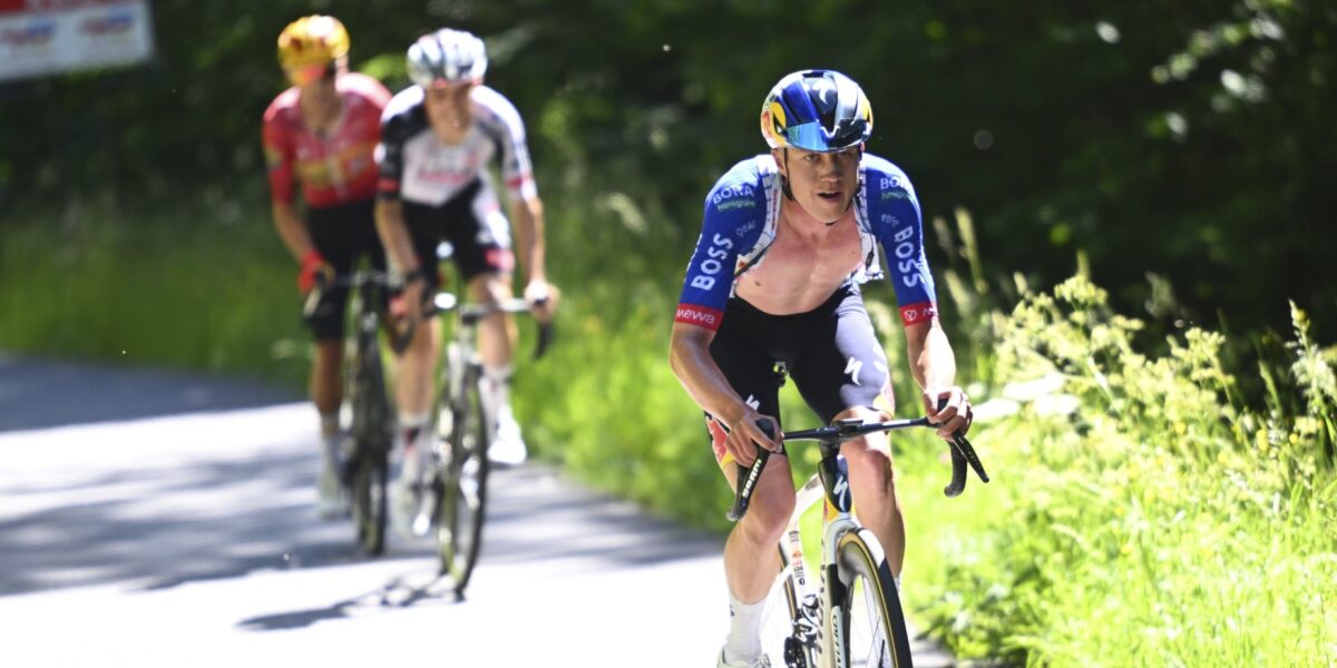 Maxim Van Gils wint met topvorm na hoogtestage met Remco Evenepoel